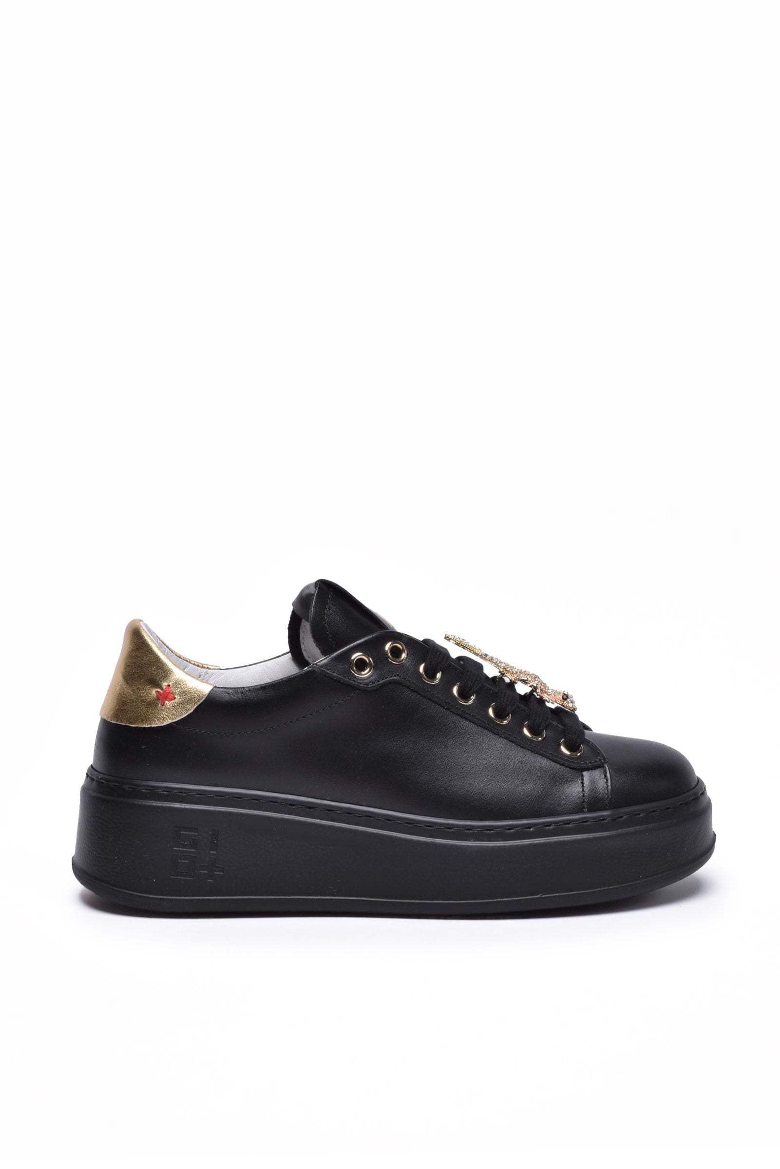 Gio + Sneakers | Loverlock